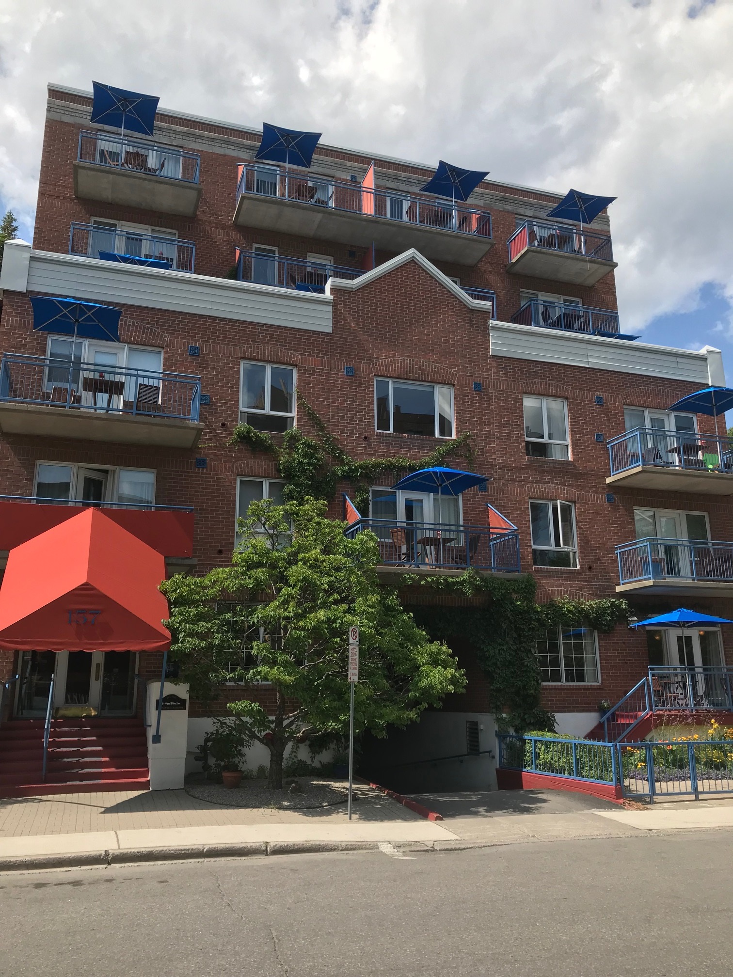 Hotel Photo Gallery | ByWard Blue Inn